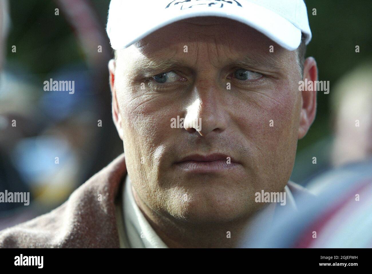 La leyenda ciclista danesa Bjarne Riis observa la acción Fotografía de ... La leyenda ciclista danesa Bjarne Riis observa la acción Fotografía de ...