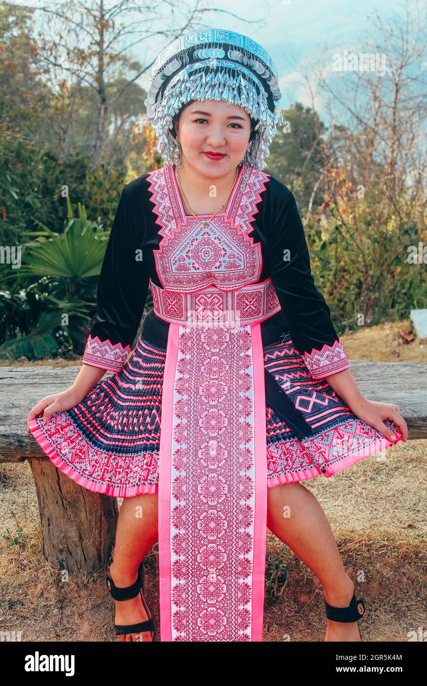 Detalle De La Tribu Hmong