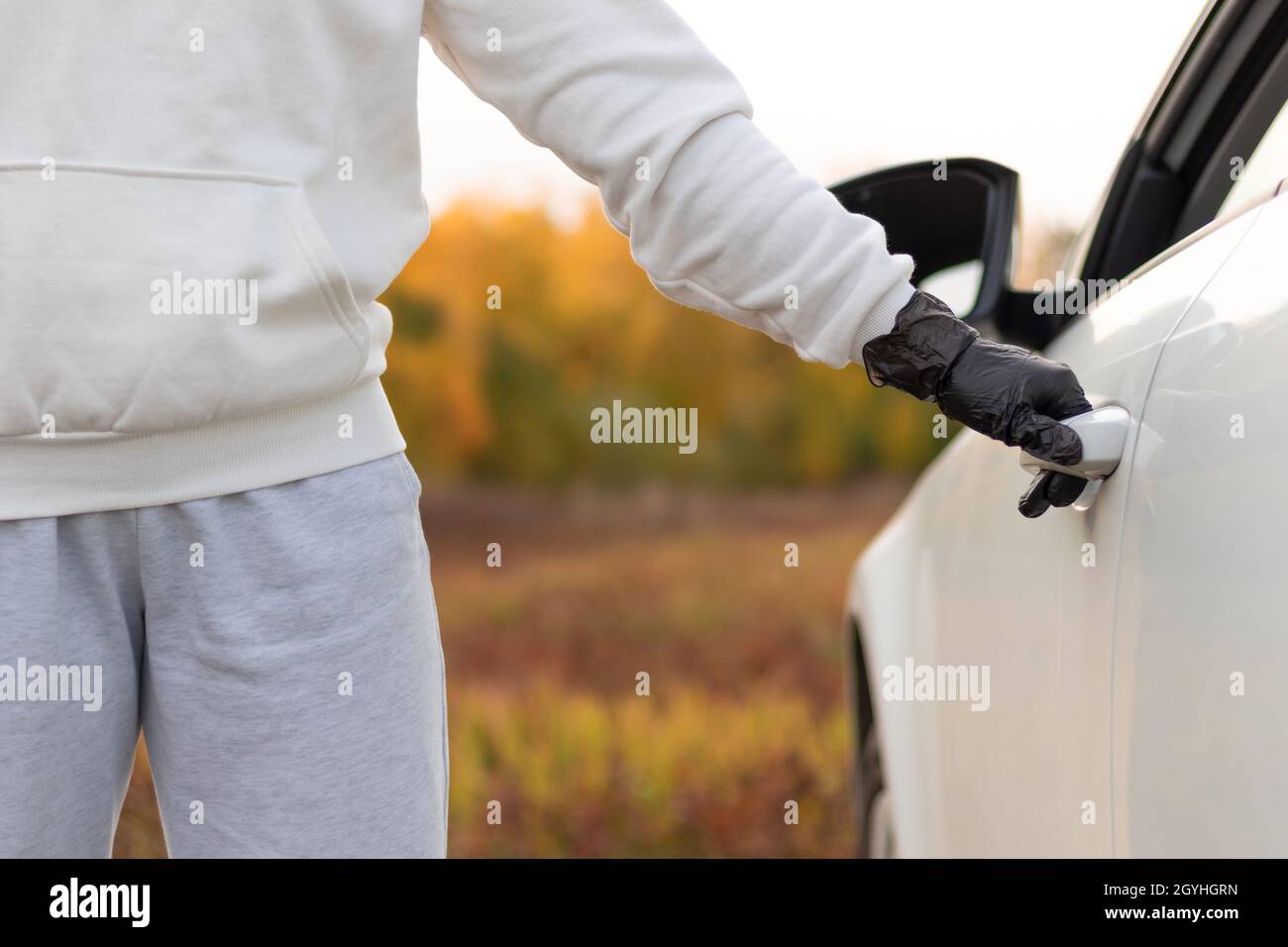 Persona Levantando Un Carro Fotos E Imágenes De Stock Alamy