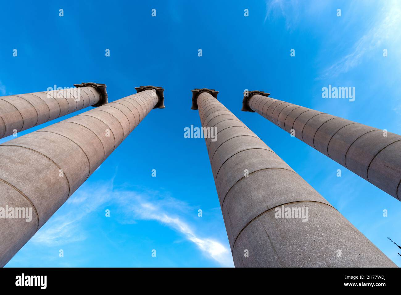 Las cuatro columnas con capiteles iónicos (Quatre Columnes, catalán ...