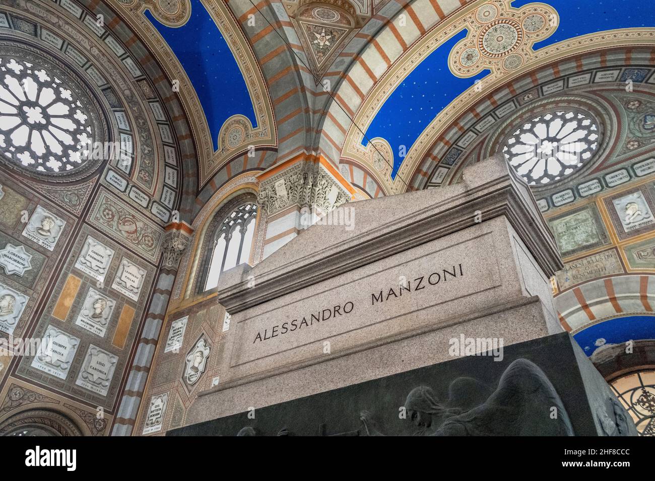 La Tumba Del Escritor Italiano Alessandro Manzoni En El Famedio Sala