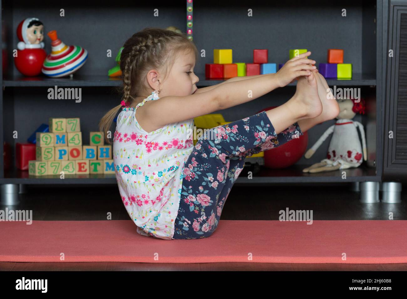 Nalgas De Niña Pequeña Fotografías E Imágenes De Alta Resolución Alamy