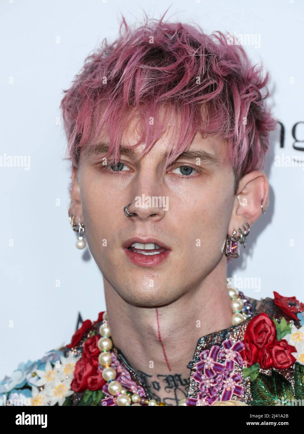 Corte De Pelo Mgk En Vela