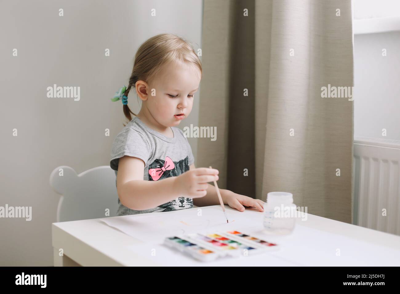 Niños Pintando En Kinder Fotografías E Imágenes De Alta Resolución Alamy