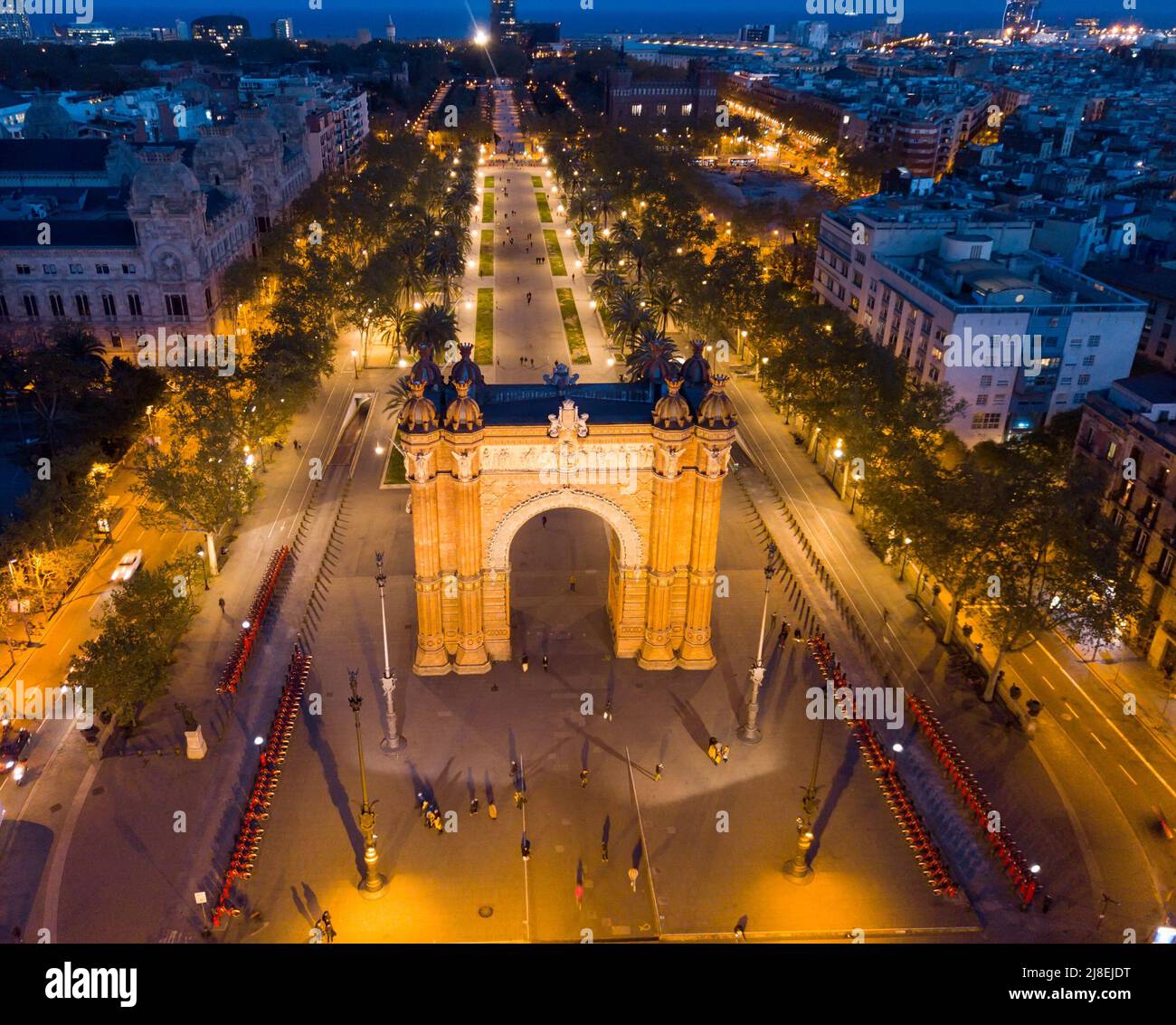 Vista Desde El Arco Del Triunfo De Noche