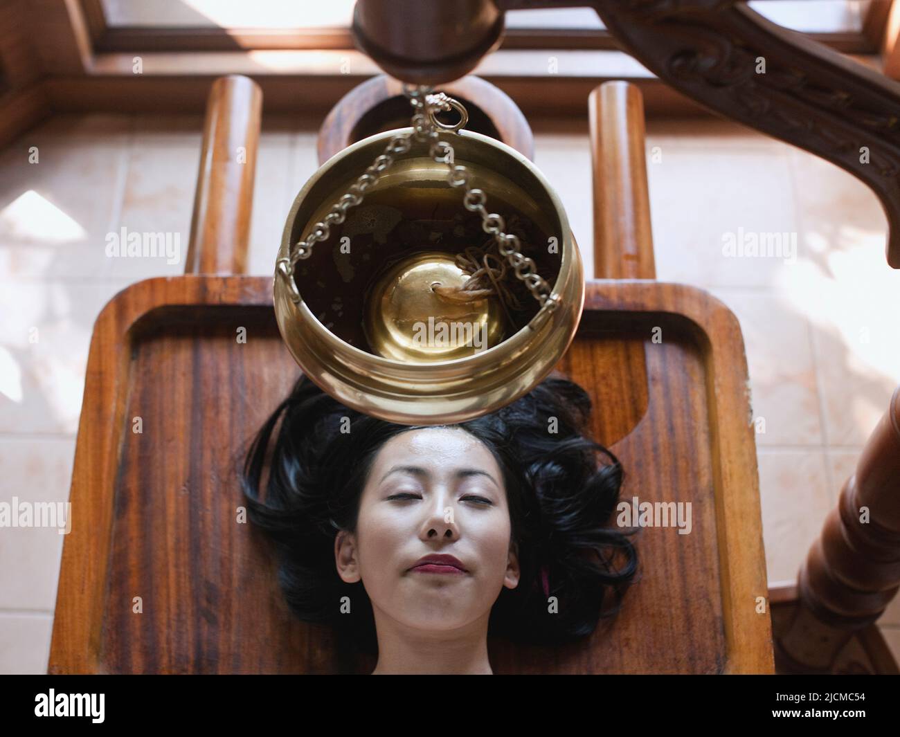 Ayurvedic Shirodhara Treatment Fotografías E Imágenes De Alta