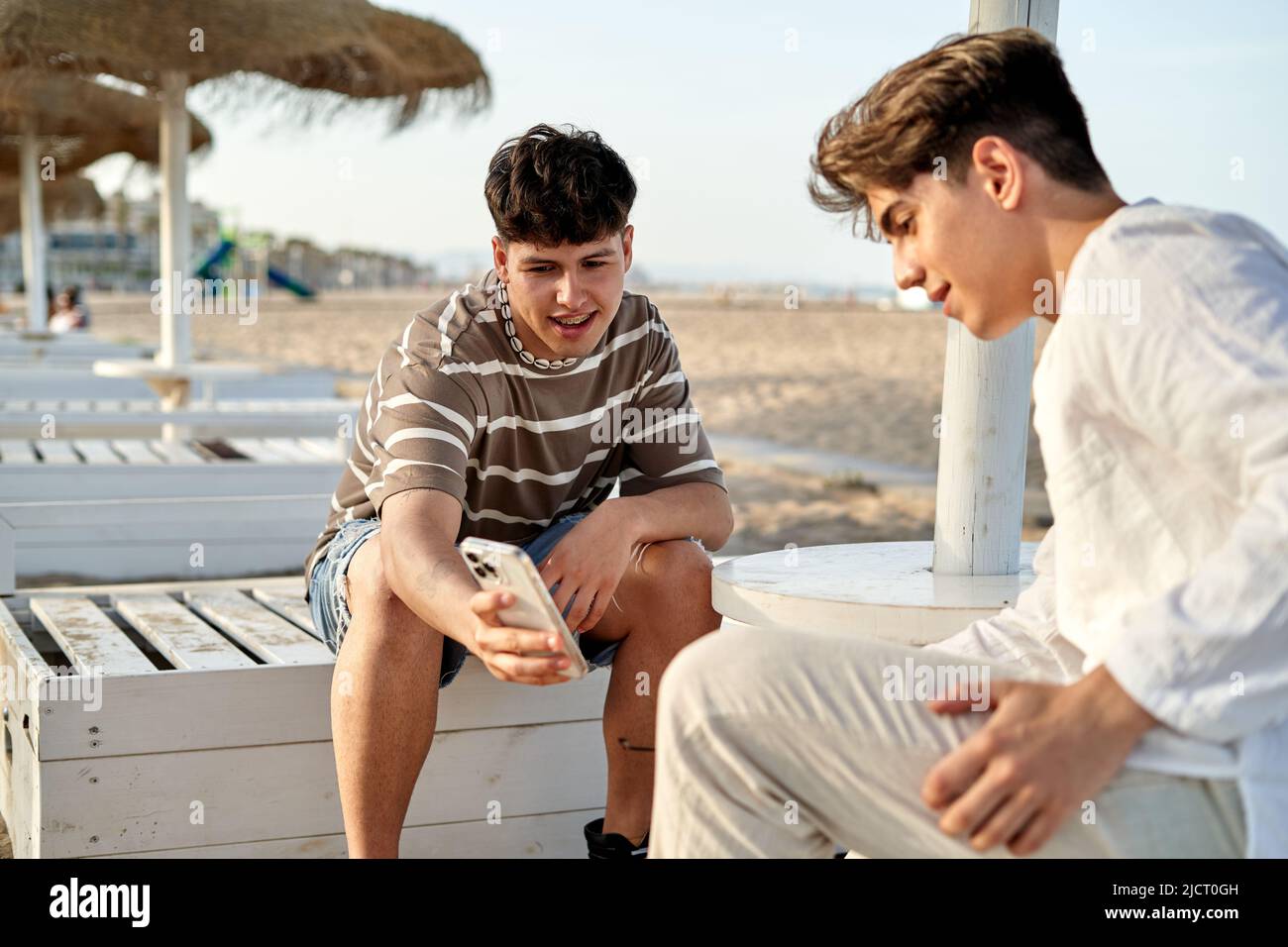 Chicos Jovenes Gays Fotografías E Imágenes De Alta Resolución Alamy