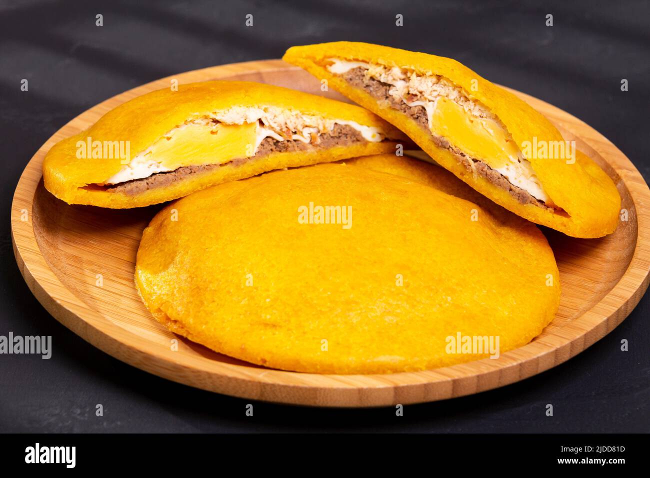 Huevo Frito Arepa - Comida Típica de la Región del Caribe de Colombia ... Huevo Frito Arepa - Comida Típica de la Región del Caribe de Colombia ...