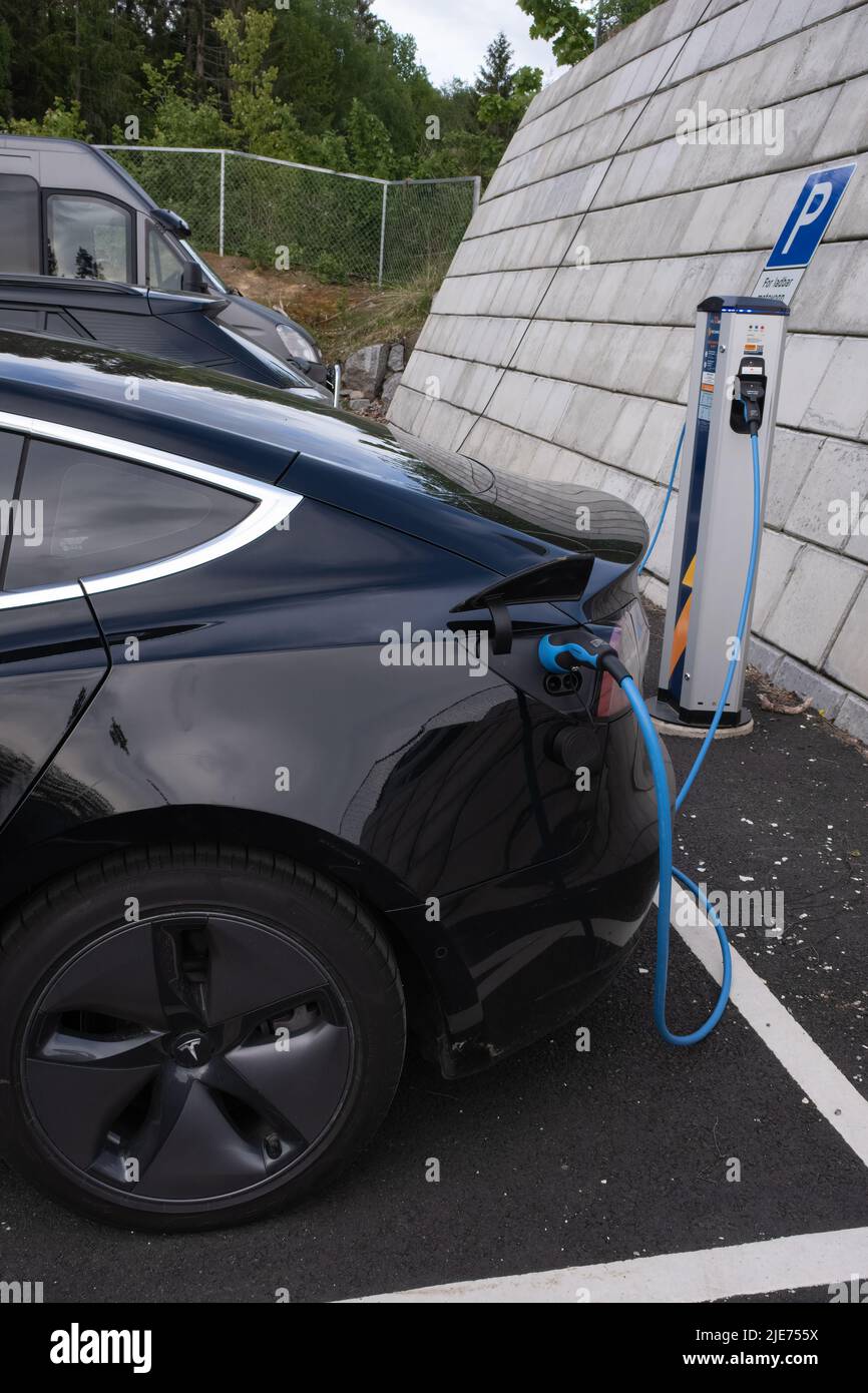Modelo De Tesla Negro X Fotografías E Imágenes De Alta Resolución Alamy