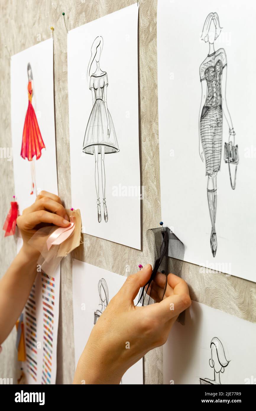 El Diseñador De Moda Desarrolla Bocetos De Diseño De Ropa El Artista