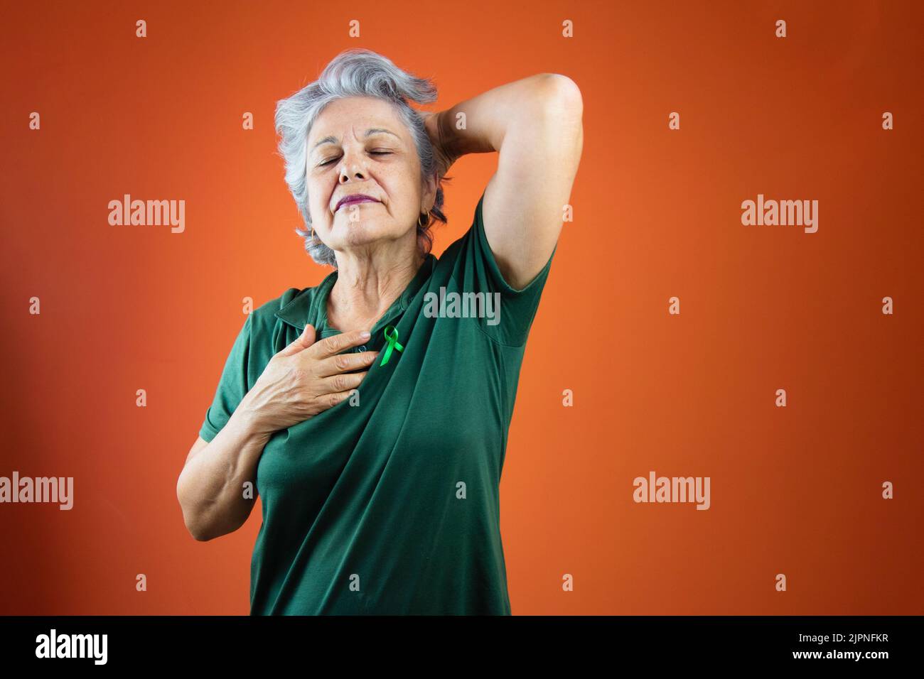 Día Mundial De La Salud Mental Mujer Madura Con Pelo Gris Cinta