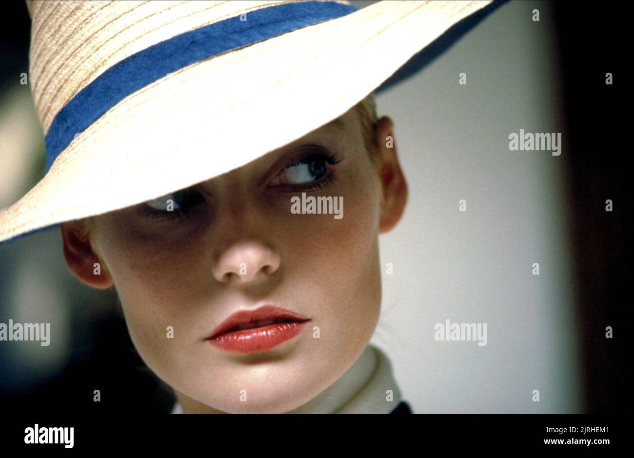 Elsa Jones's Instagram, Twitter & Facebook on IDCrawl