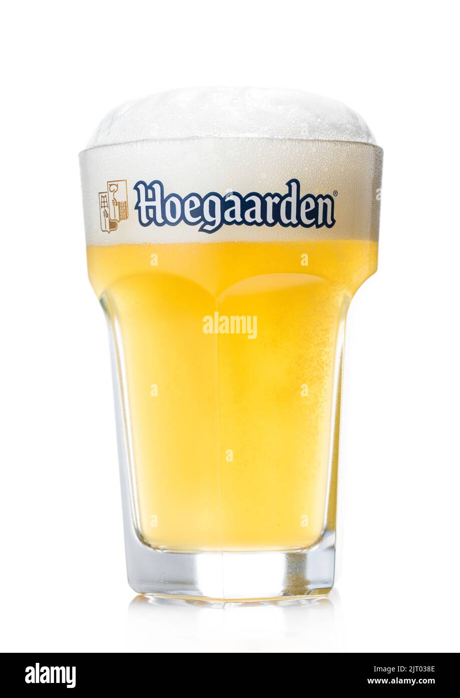 LONDRES, Reino Unido - 22 DE AGOSTO de 2022: Vaso original de cerveza ...