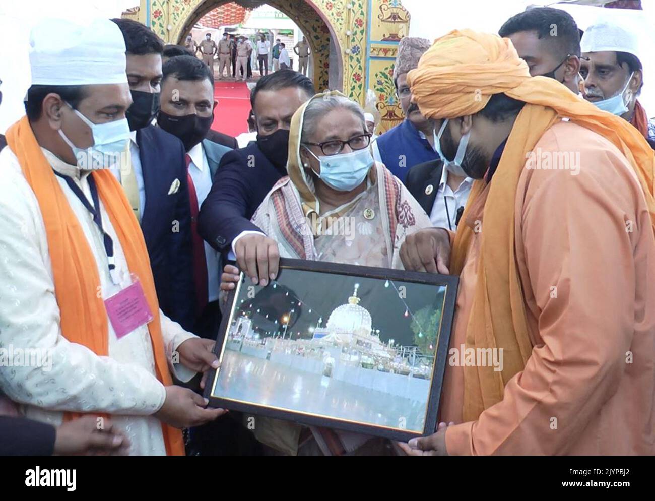 La Primera Ministra De Bangladesh Sheikh Hasina En El Santuario De