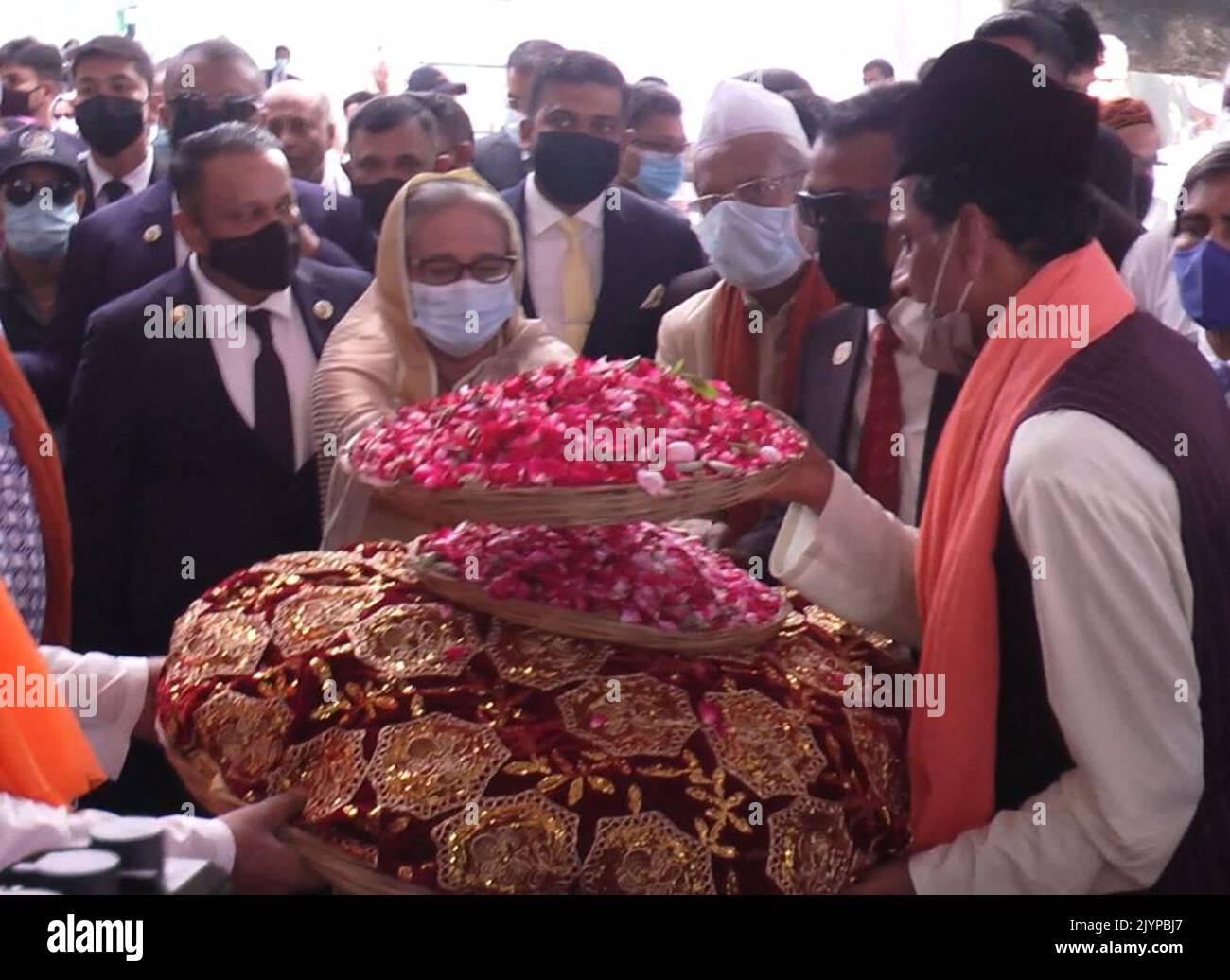 La Primera Ministra De Bangladesh Sheikh Hasina En El Santuario De