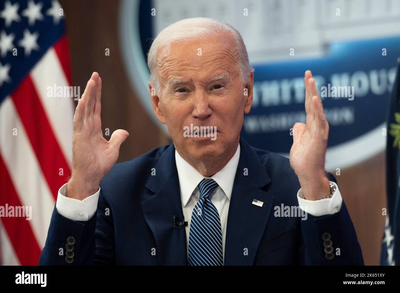 El Presidente Joe Biden Speakes Entrega Comentarios Virtuales En La
