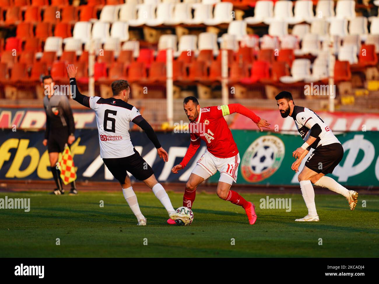 Estadio balgarska armiya fotografías e imágenes de alta resolución ...