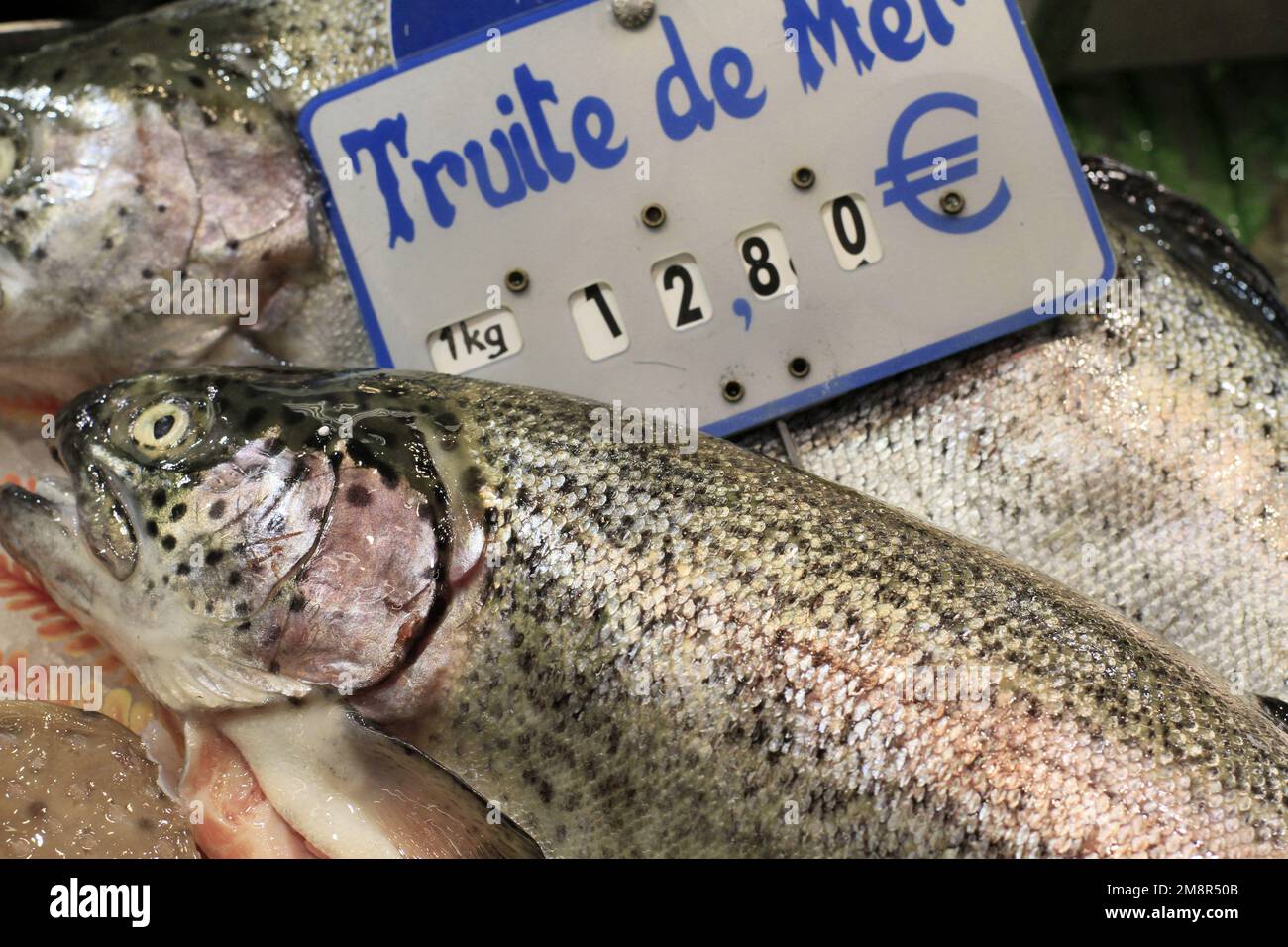 Poissonnerie paris fotografías e imágenes de alta resolución - Alamy