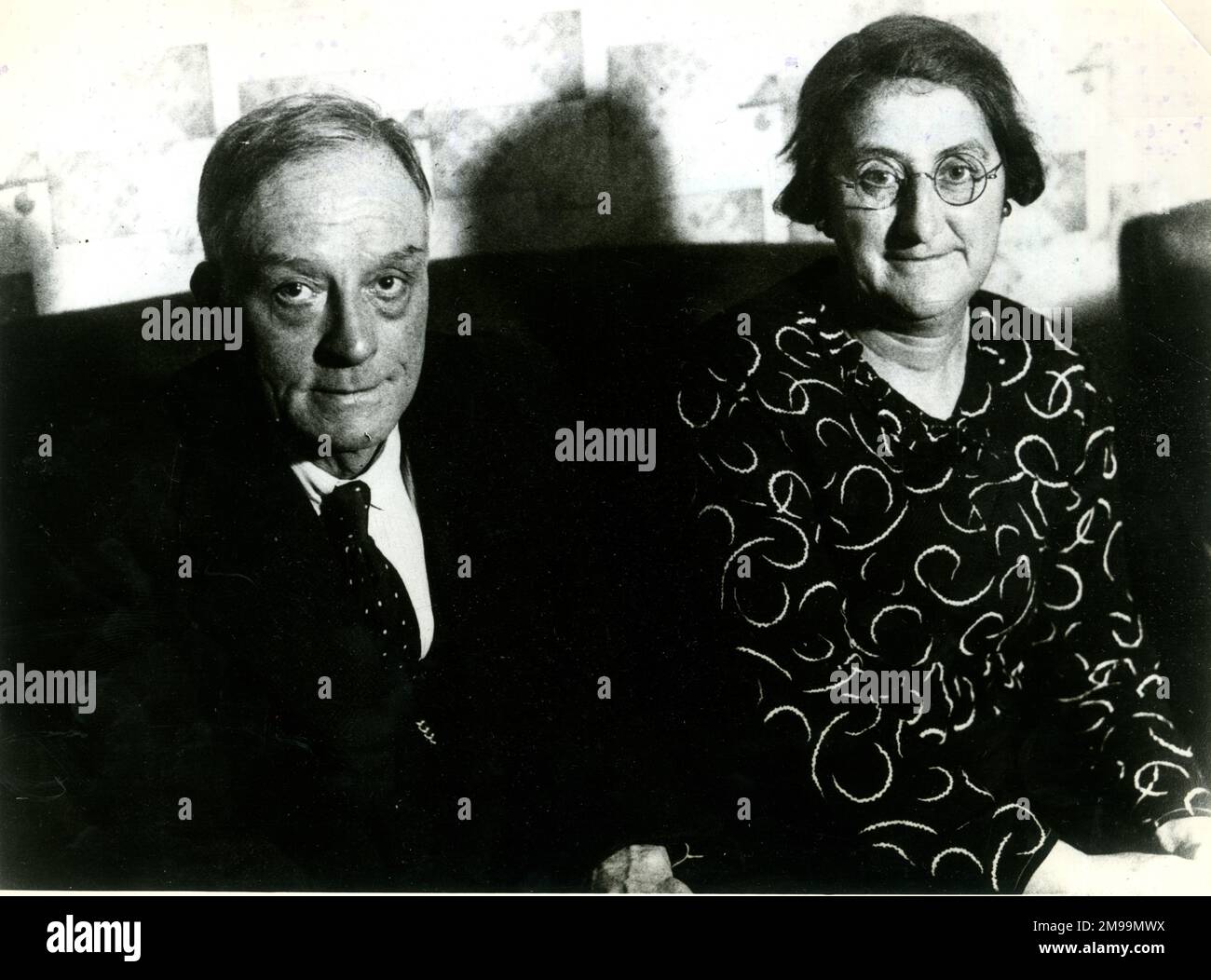 La Sra Agnes Oxley Con Su Esposo El Sr Oxley Testigo Clave En El