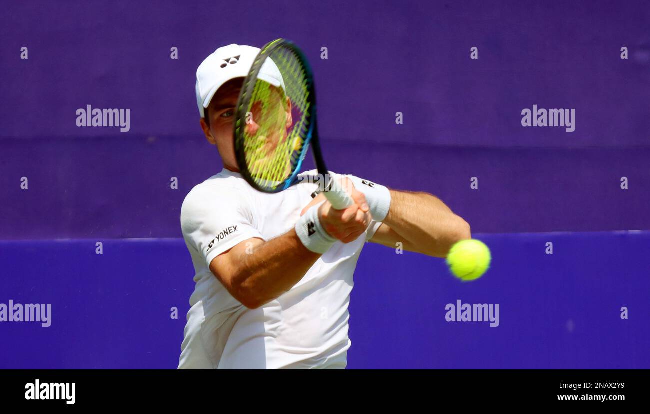 Chennai 13 02 2023 El Ruso Kachmazov Alibak Juega Un Tiro Contra El