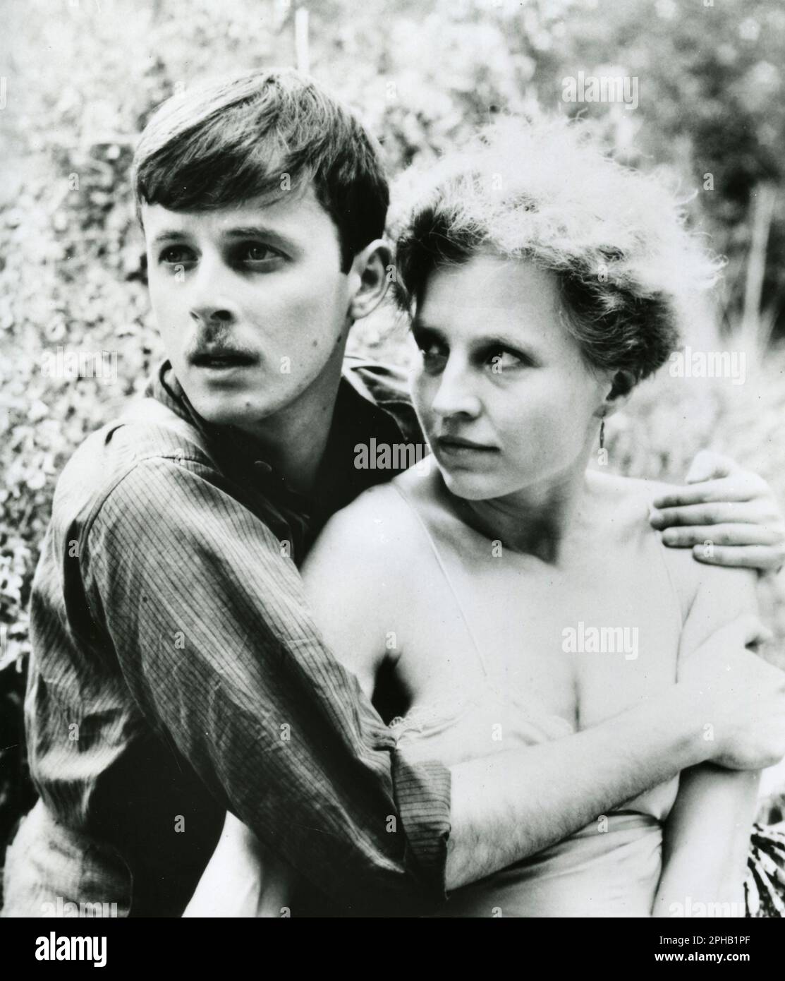 El Actor Piotr Lysak Y La Actriz Hanna Schygulla En La Pel cula A Love el-actor-piotr-lysak-y-la-actriz-hanna-schygulla-en-la-pel-cula-a-love
