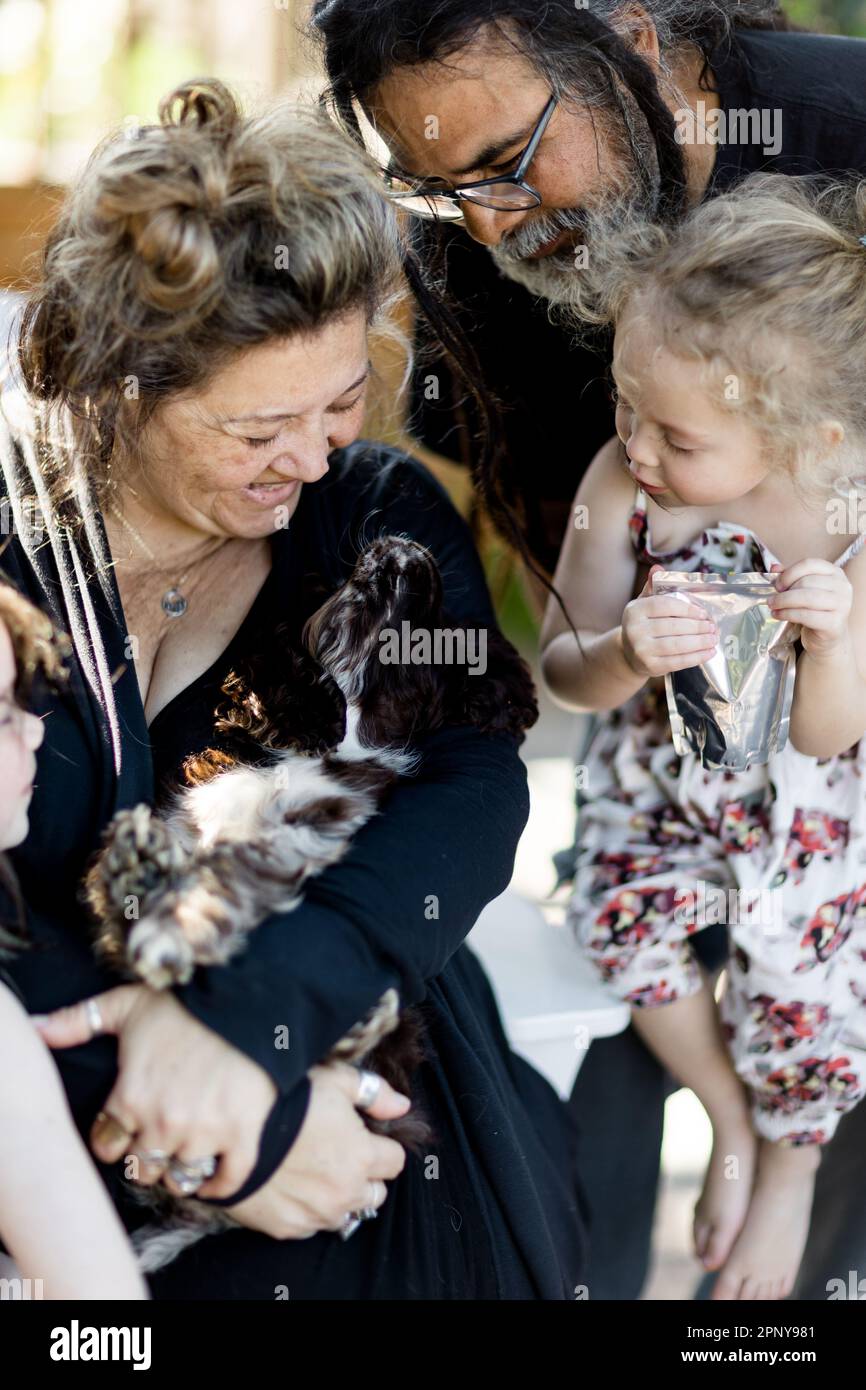 Tia Joven Fotografías E Imágenes De Alta Resolución Alamy