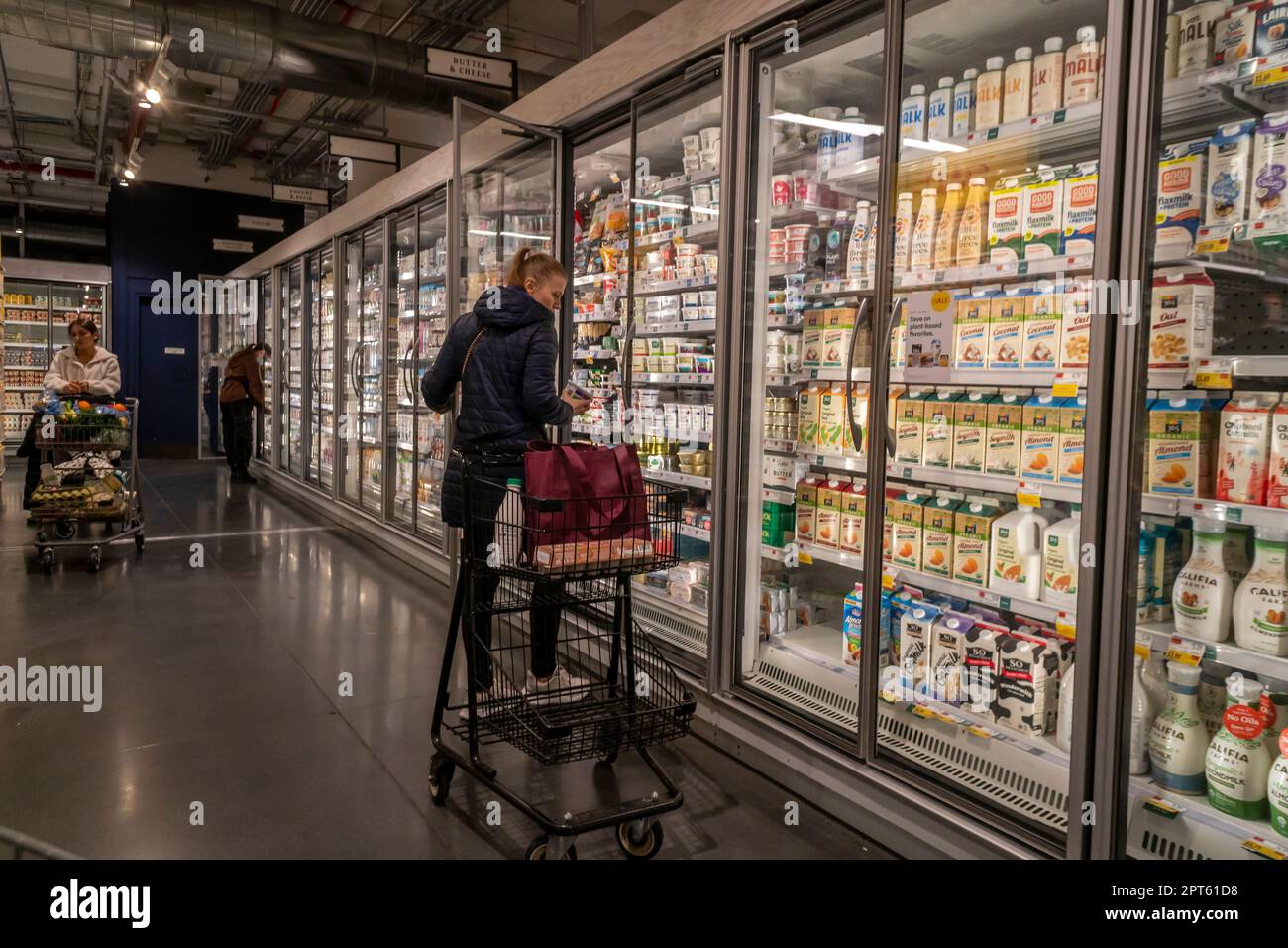 Compras En Un Supermercado Whole Foods Market En Nueva York El Jueves