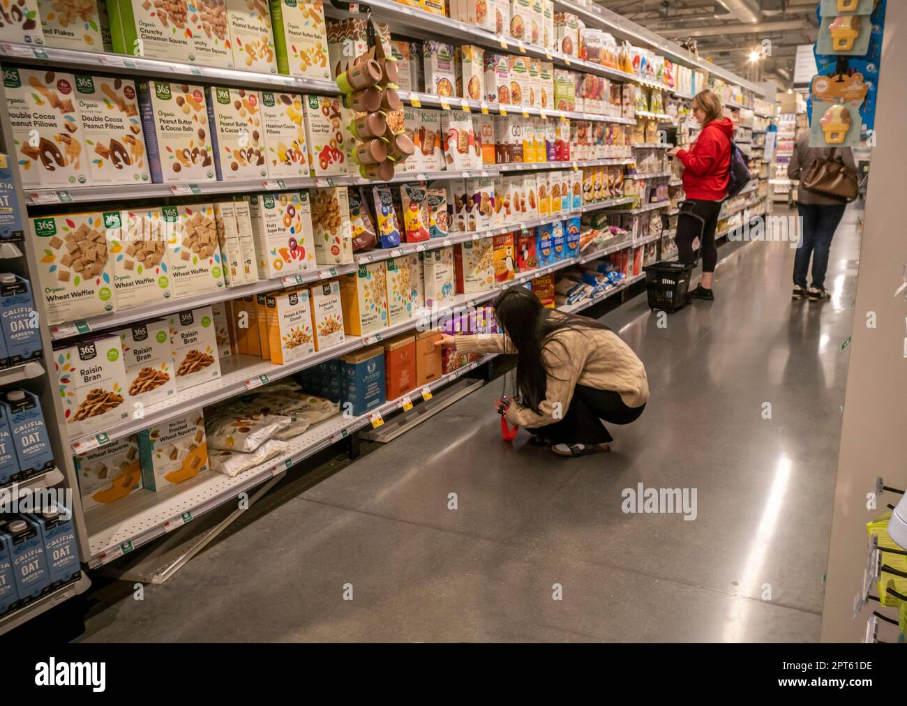Compras En Un Supermercado Whole Foods Market En Nueva York El Jueves