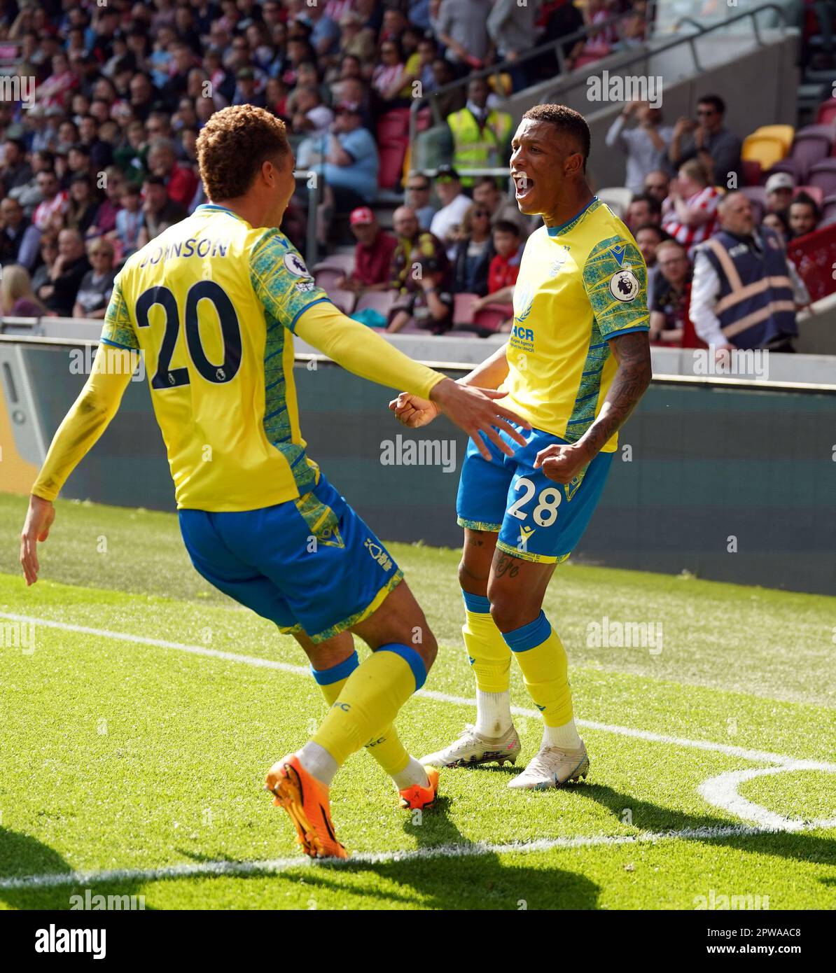 Danilo de Nottingham Forest celebra el gol de apertura con Brennan ... Danilo de Nottingham Forest celebra el gol de apertura con Brennan ...