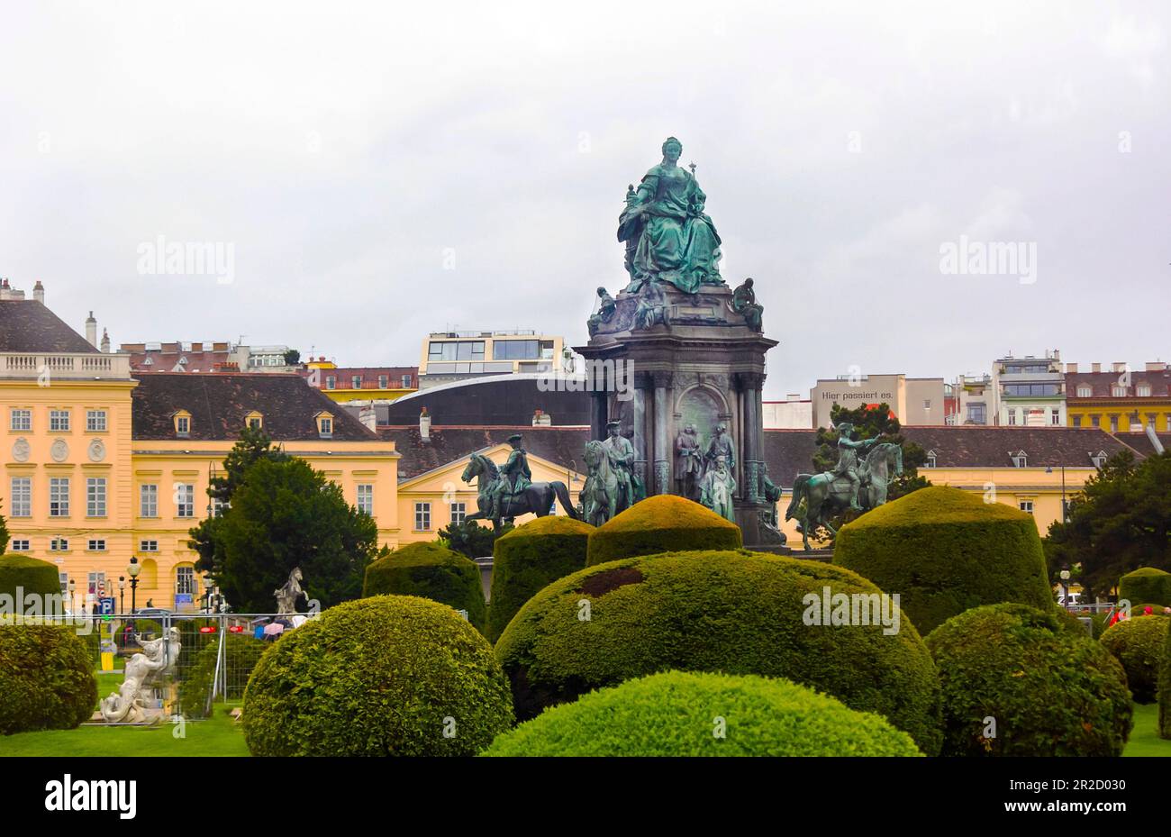 Monumento a María Teresa, gran estatua de la emperatriz María Teresa en ... Monumento a María Teresa, gran estatua de la emperatriz María Teresa en ...