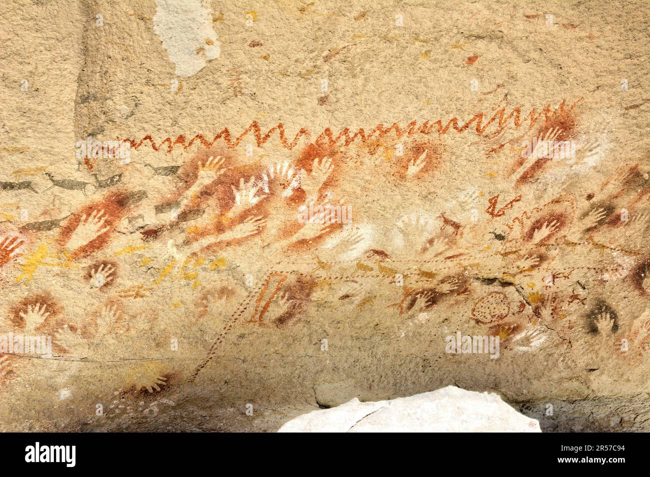 Arte Prehistórico Huellas En La Cueva De Las Manos Y Complejo De