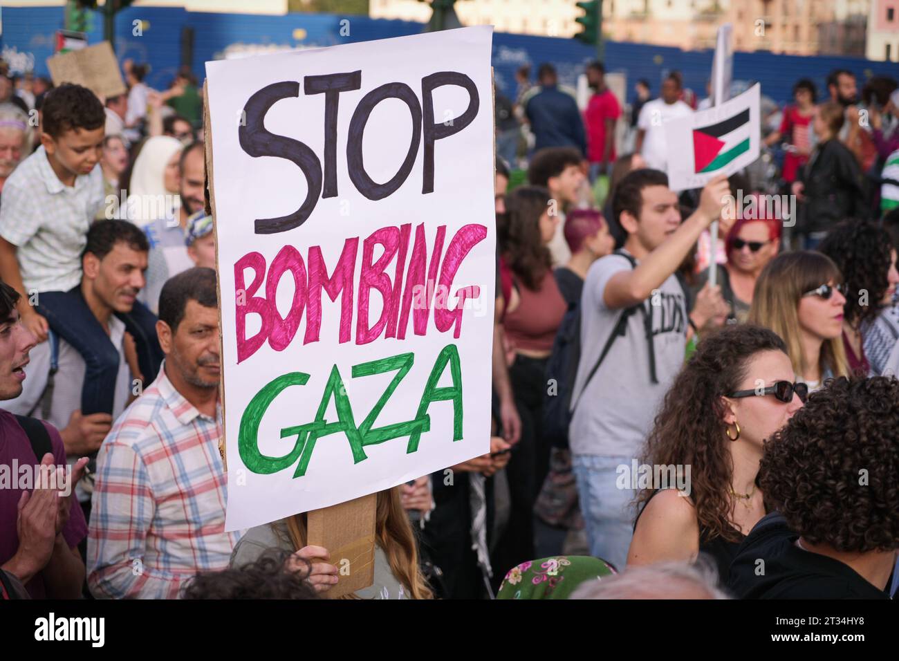 Un Mitin En Solidaridad Con El Pueblo Palestino Contra Las Operaciones