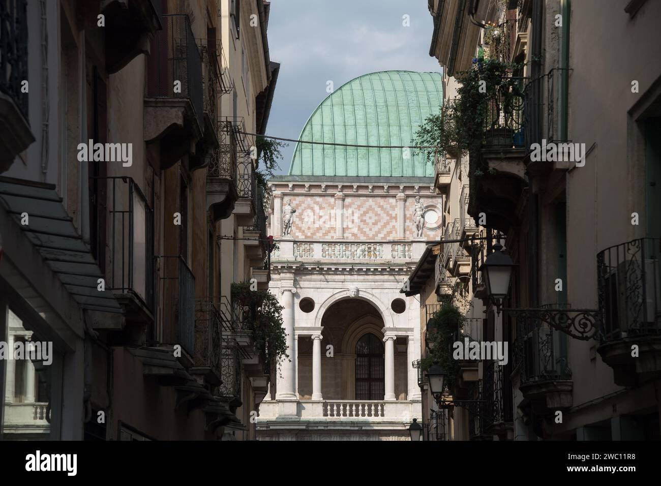Centro Comercial Caldonia Palladio Tiendas Vicenza J. F. Rafols