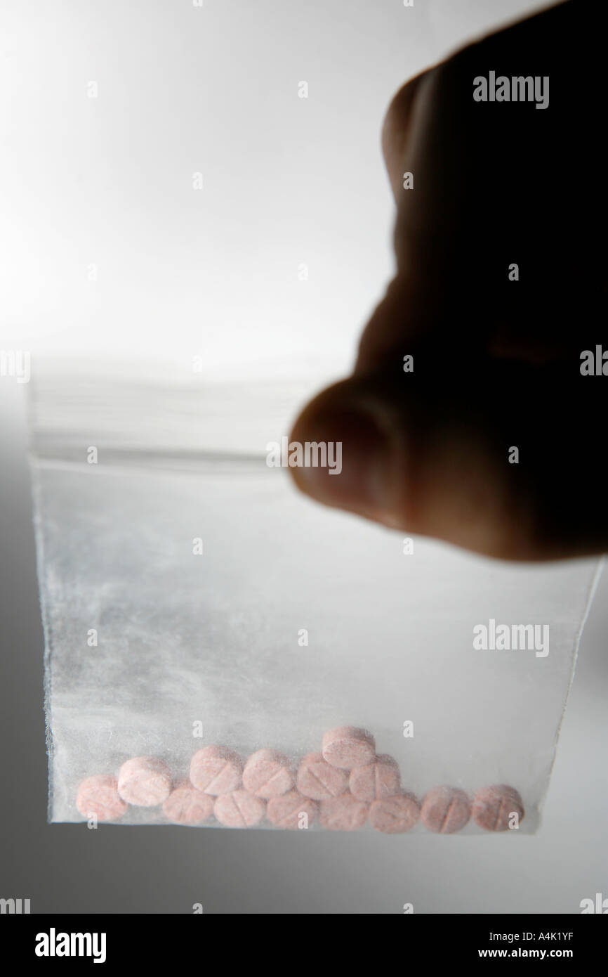 Éxtasis O Tabletas De Mdma Tabletas En Una Bolsa O Suelta Fotografía