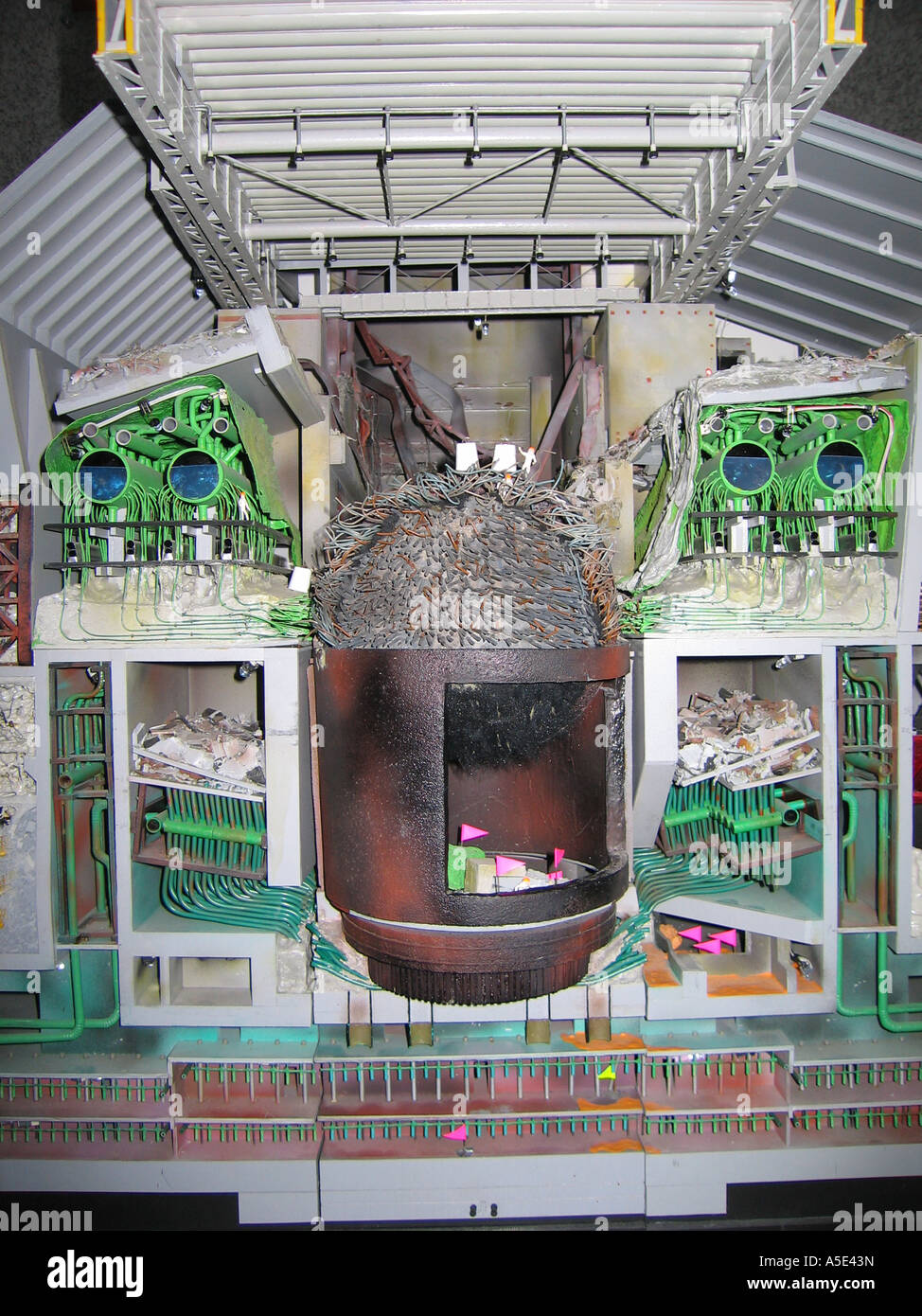 Reactor De Chernobyl 4 Modelo En El Centro De Visitantes En El Sitio reactor-de-chernobyl-4-modelo-en-el-centro-de-visitantes-en-el-sitio