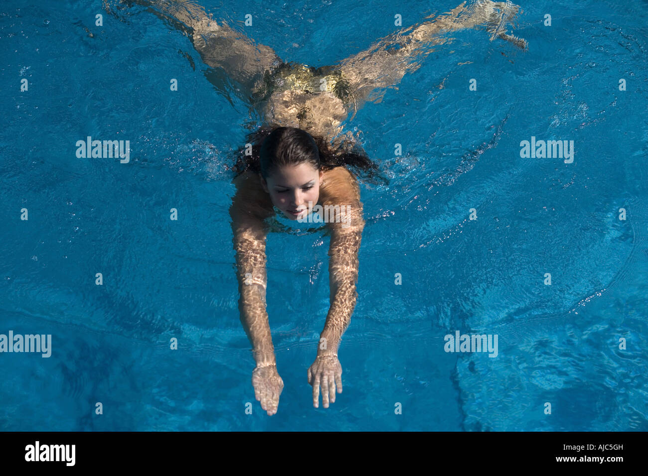 Mujeres En Bikini Detrad Fotografías E Imágenes De Alta Resolución Alamy