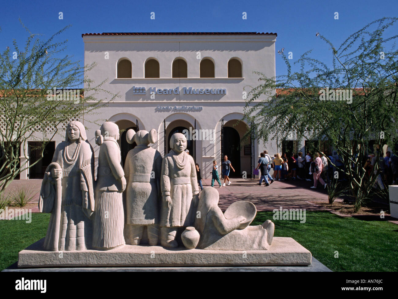 Mujer india hopi fotografías e imágenes de alta resolución - Alamy