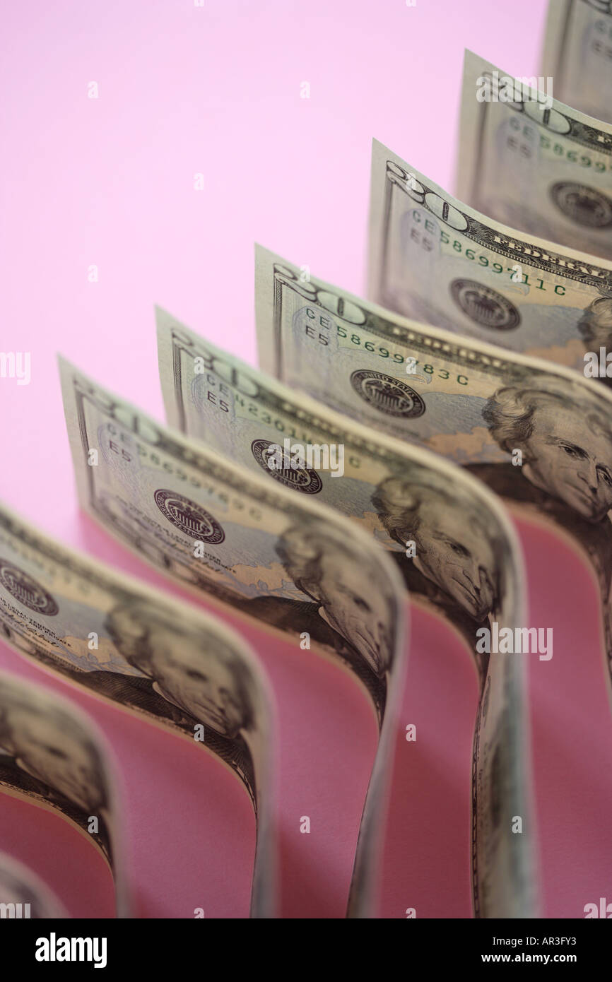 Billetes de colores brillantes fotografías e imágenes de alta ...