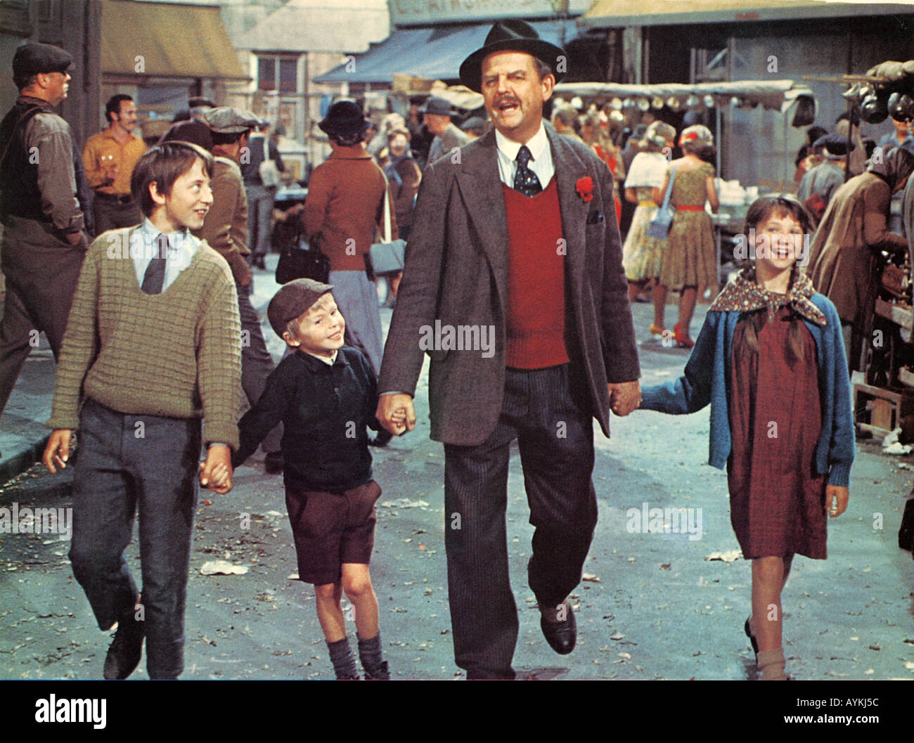 Bedknobs and broomsticks fotografías e imágenes de alta resolución - Alamy