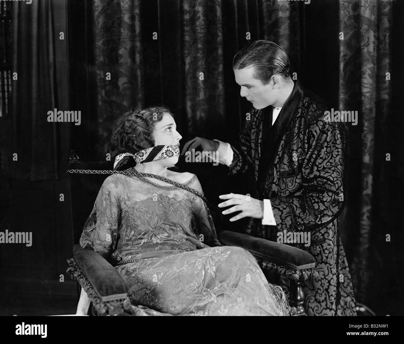 Amordazado Y Atado Fotografías E Imágenes De Alta Resolución Alamy