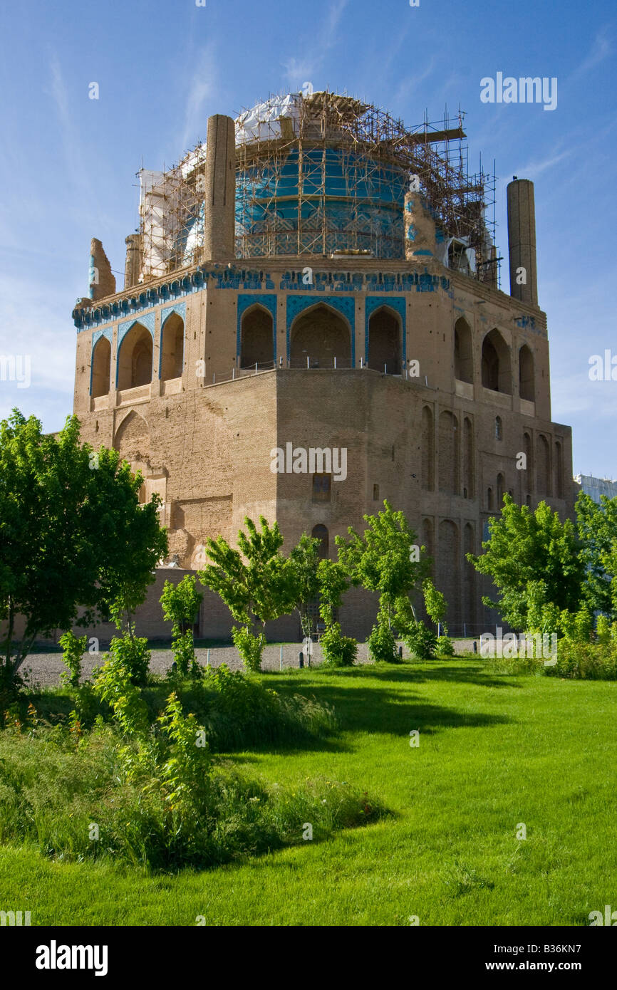 Mausoleum oljeitu soltaniyeh iran fotografías e imágenes de alta ...