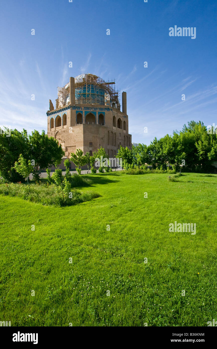 Mausoleum oljeitu soltaniyeh iran fotografías e imágenes de alta ...
