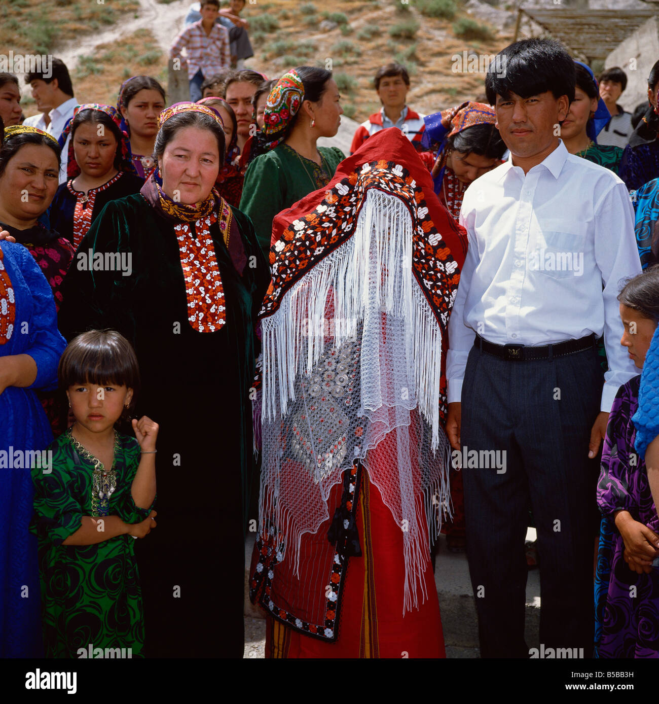 La Novia Y El Novio Turcomanos Boda Bakharden Cueva Turkmenia Asia