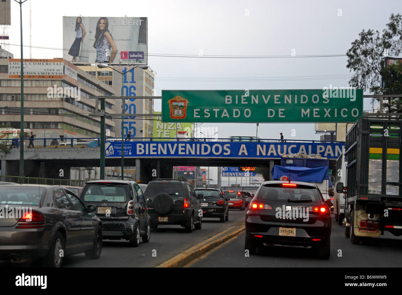 México Ciudad De México La Hora Pico De Tráfico En Naucalpan De