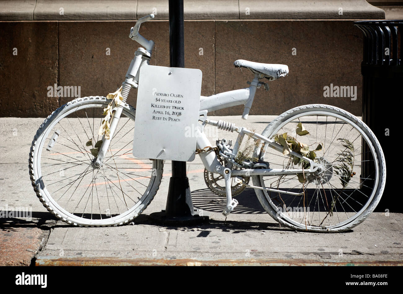 Ghost Bike Memorials Fotografías E Imágenes De Alta Resolución Alamy