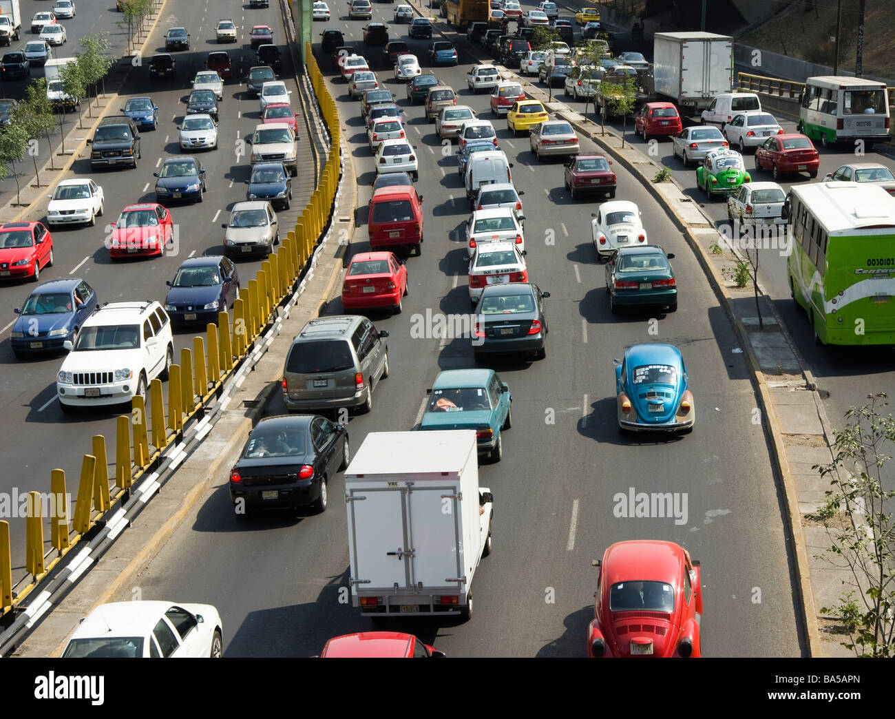 México Ciudad De México La Congestión Del Tráfico En El Circuito