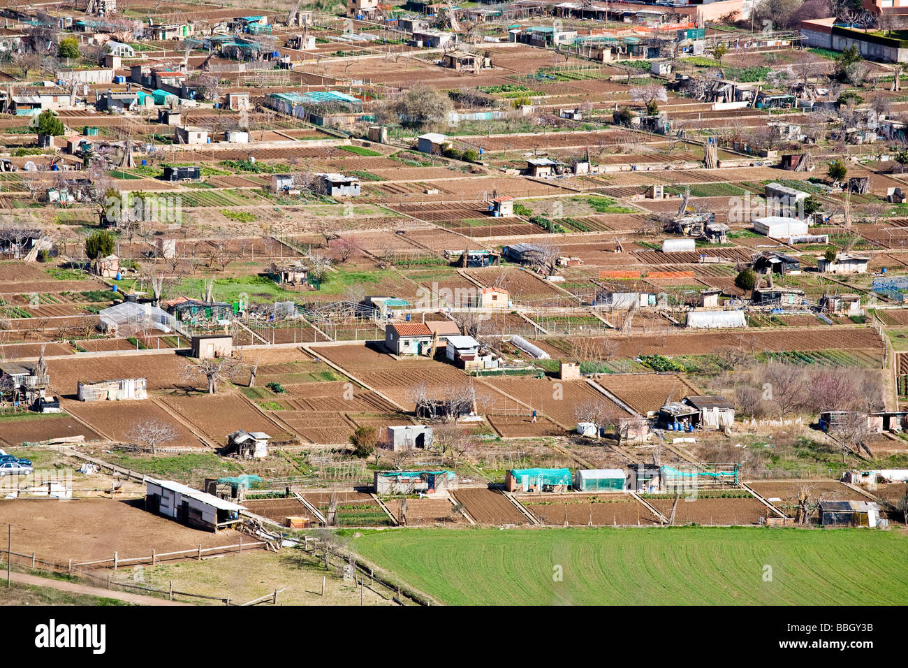 Parcela de tierra campo fotografías e imágenes de alta resolución - Alamy