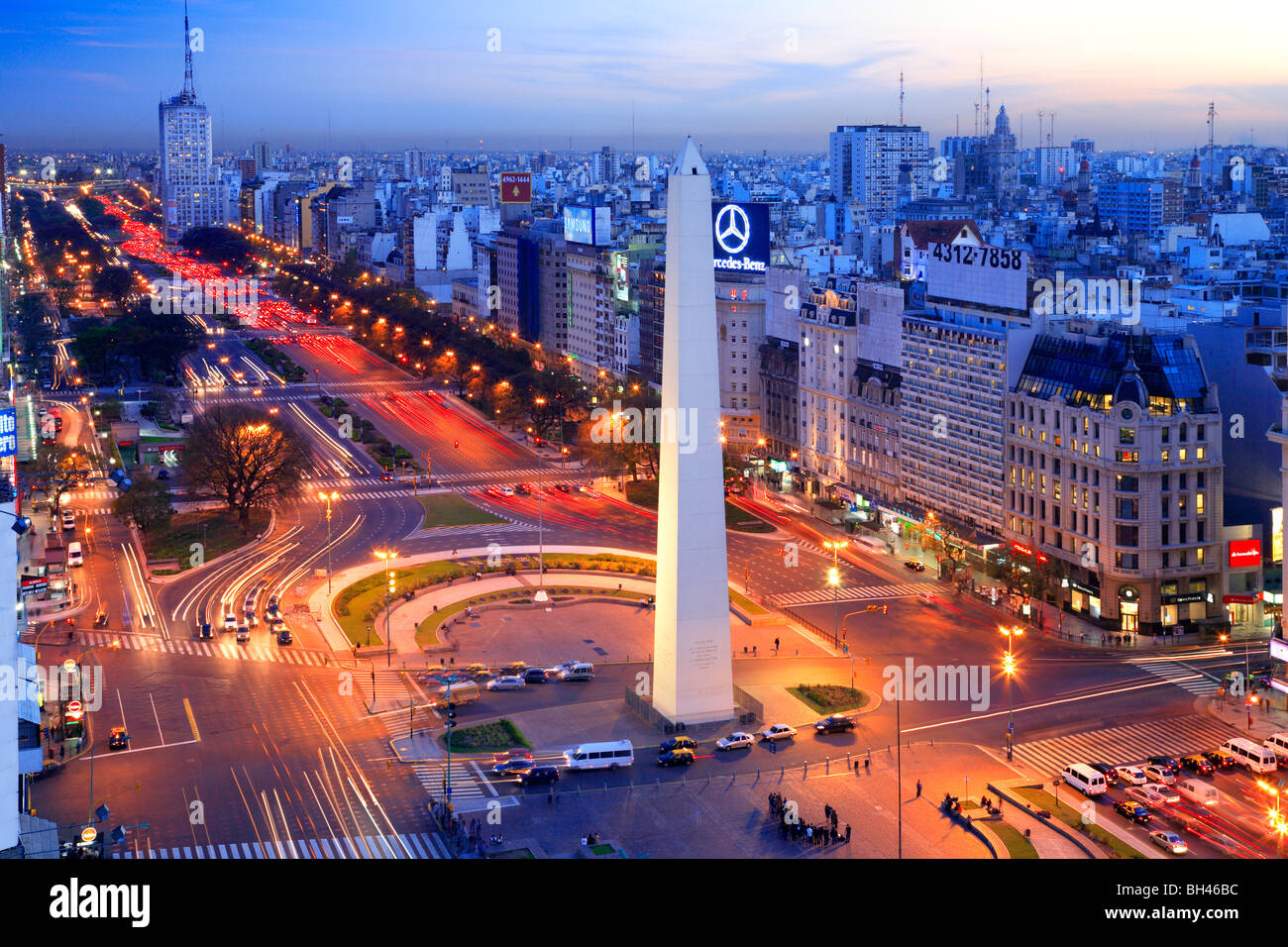 Thousands of Argentines celebrating at the "Obelisco" after reaching ...