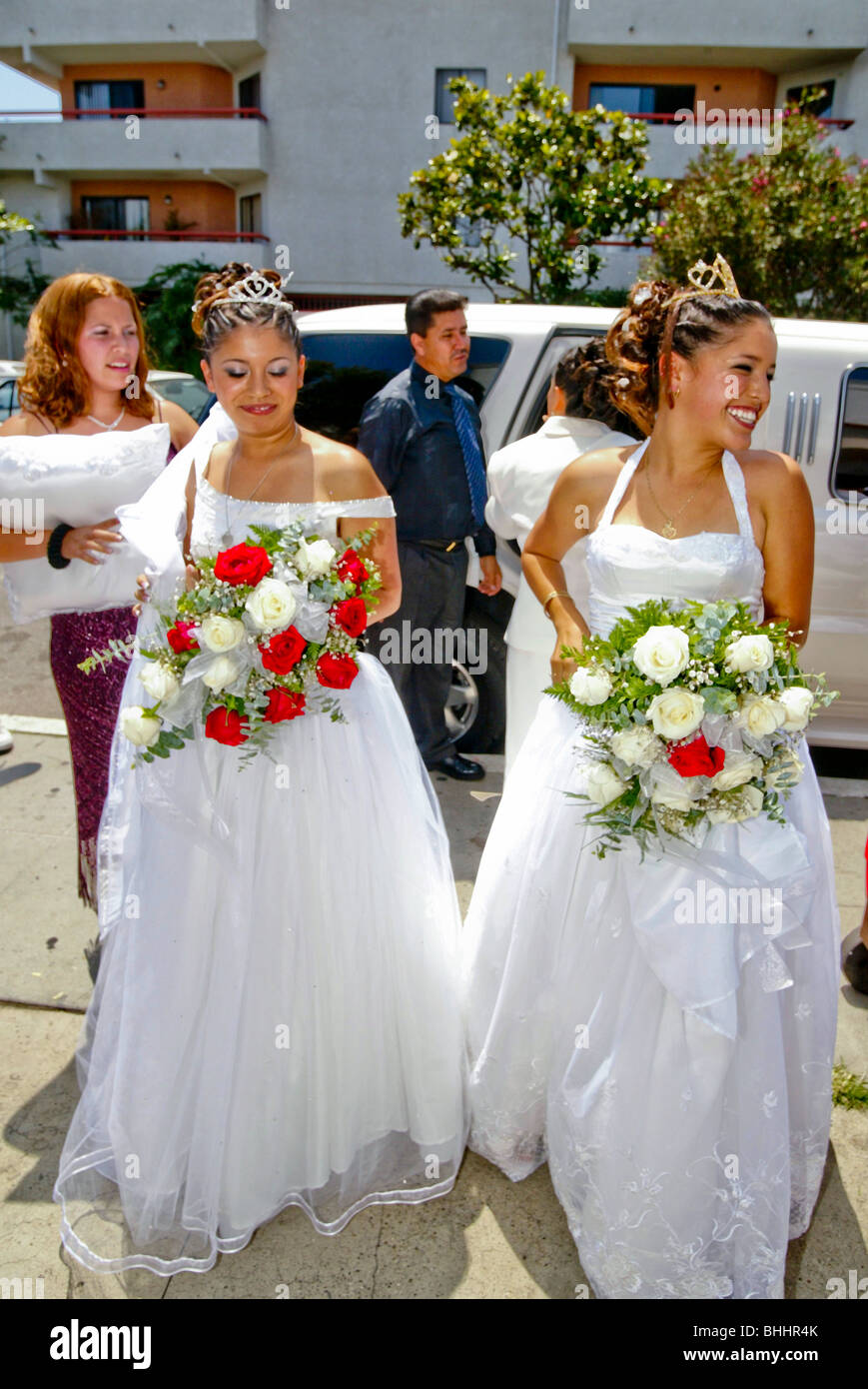 Misa De Adolescentes Hispanos De Quinceañera Fotografías E Imágenes De