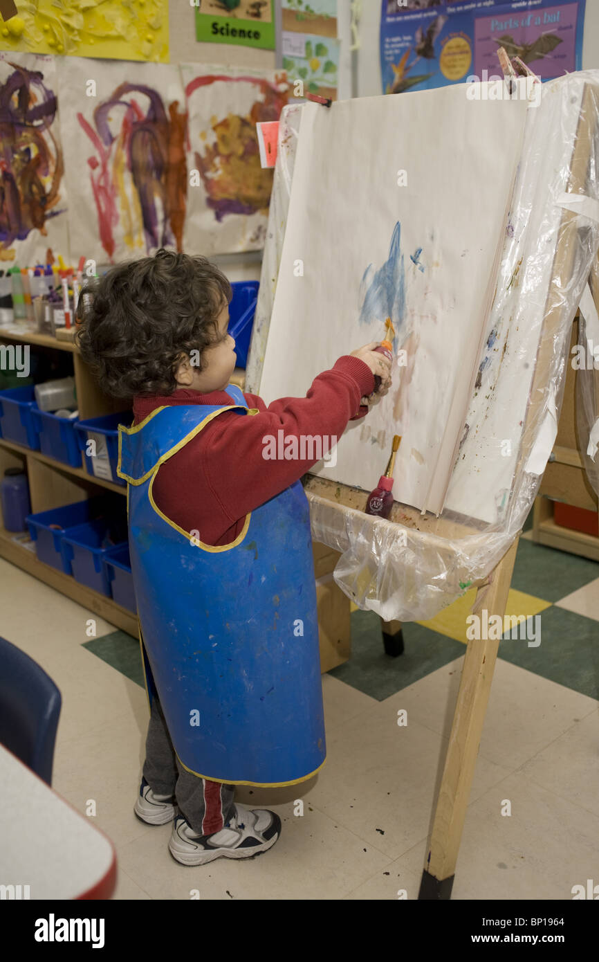 Niños Pintando En Kinder Fotografías E Imágenes De Alta Resolución Alamy